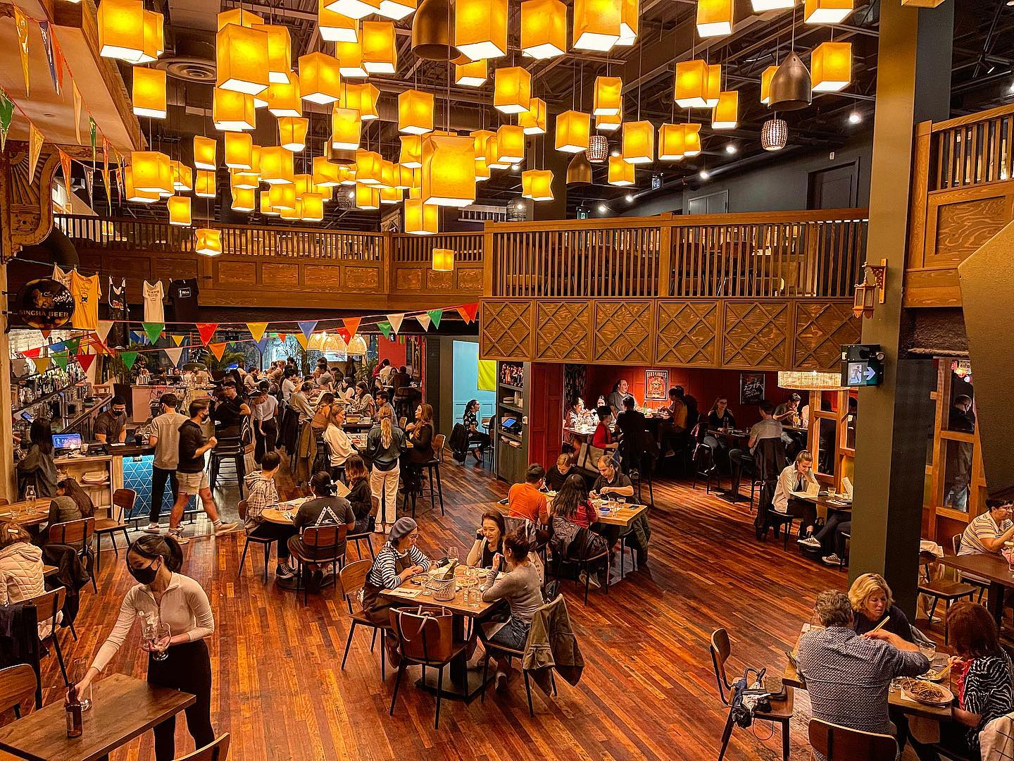 Cheap restaurants for large groups store