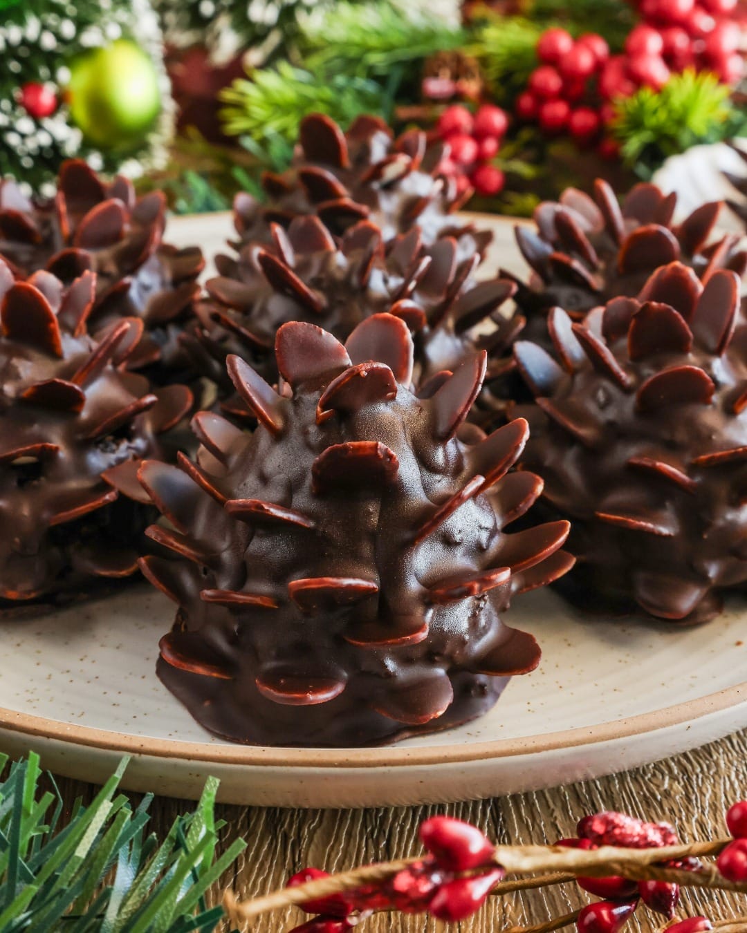 Viral Christmas Recipe: Chocolate Pine Cones • HUNGRY 416